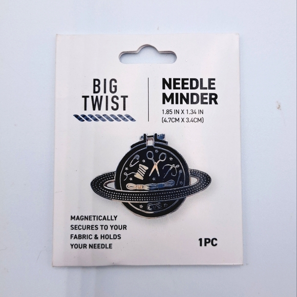 Office | 42 Big Twist Needle Minder With Space Design | Poshmark